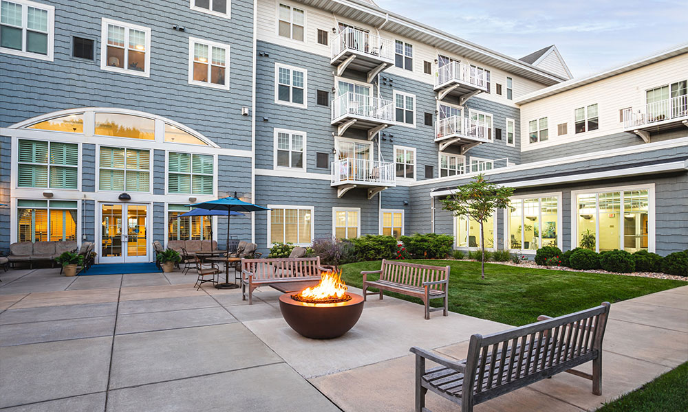Photo Gallery | Legends on Lake Lorraine | Senior Living Community
